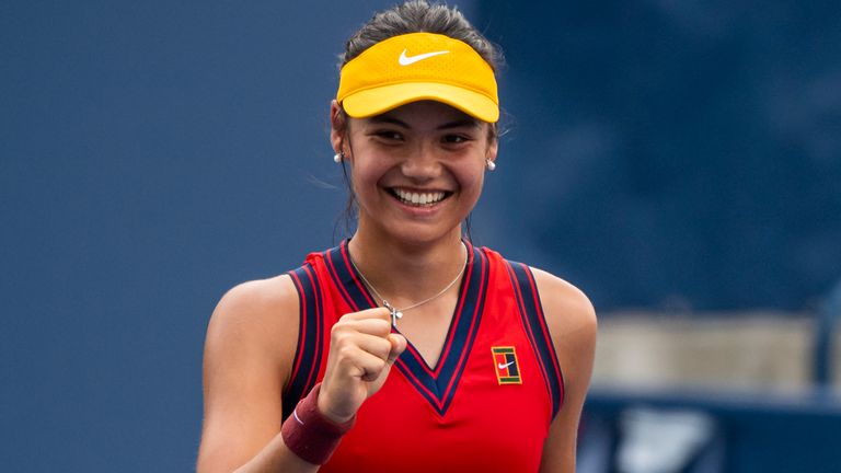 Can Home Favorite Emma Raducanu Win Wimbledon 2022