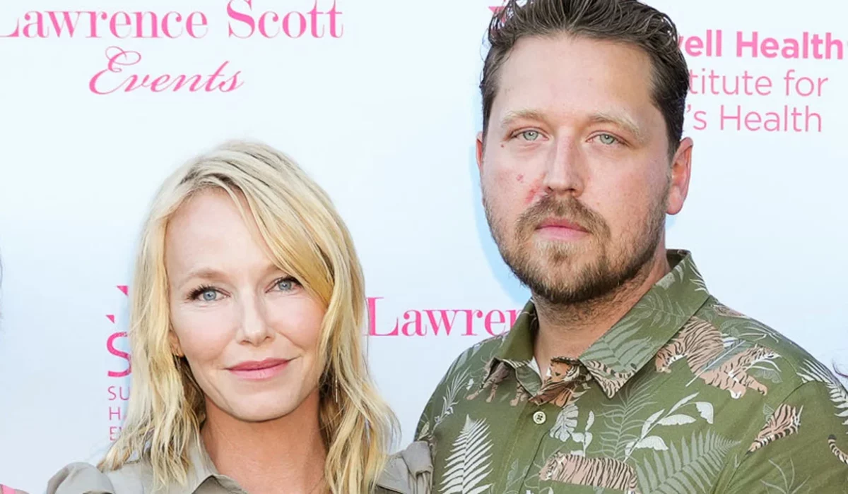 Is Kelli Giddish pregnant in real life? Who is the actor married to?