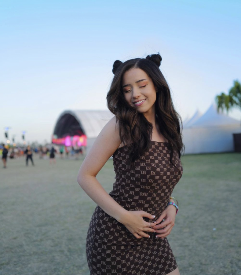 Pokimane 2022- Net Worth, Salary, Records, and Personal Life