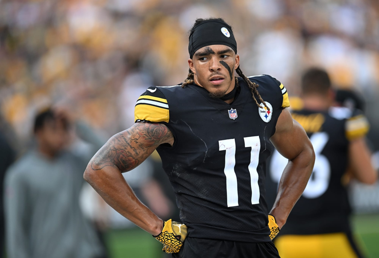 Chase Claypool 2022 – Net Worth, Girlfriend, Salary & Contract