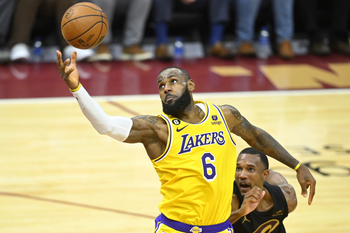 Magic Johnson effuses praise on LeBron James for 47-point night against ...