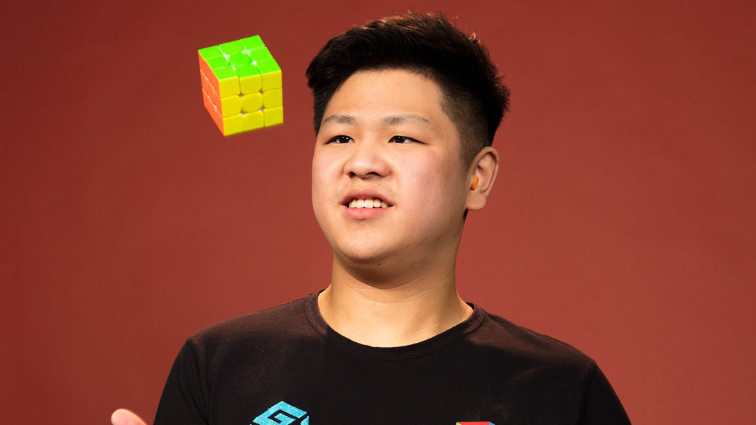 Who holds the world record for solving a 3x3 Rubik’s cube?